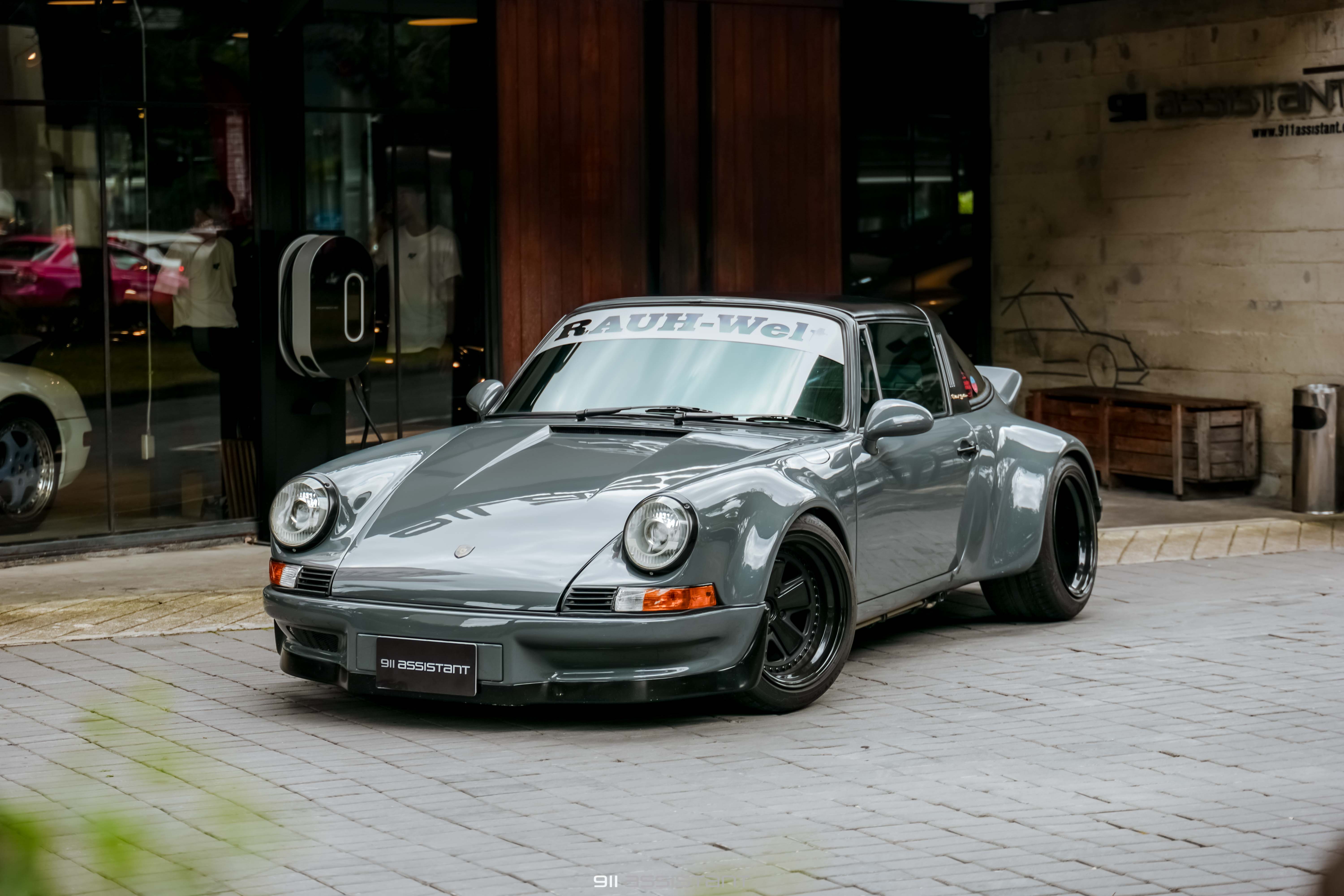 Porsche 911 Targa RWB - 911 Assistant